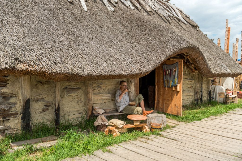 JOMSBORG – VINETA WOLIN Centrum Słowian i Wikingów – Skansen usytuowany ...